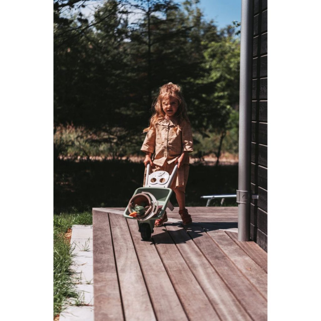 Dantoy Green Garden Wheelbarrow Set (4pcs) - Step4