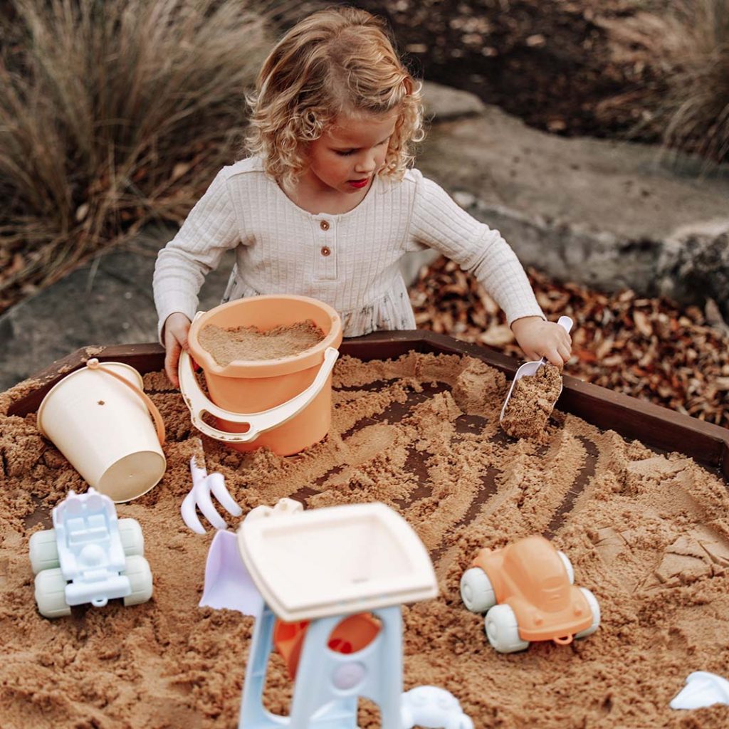 Dantoy Pastel Sand Set (45pcs) - Step4